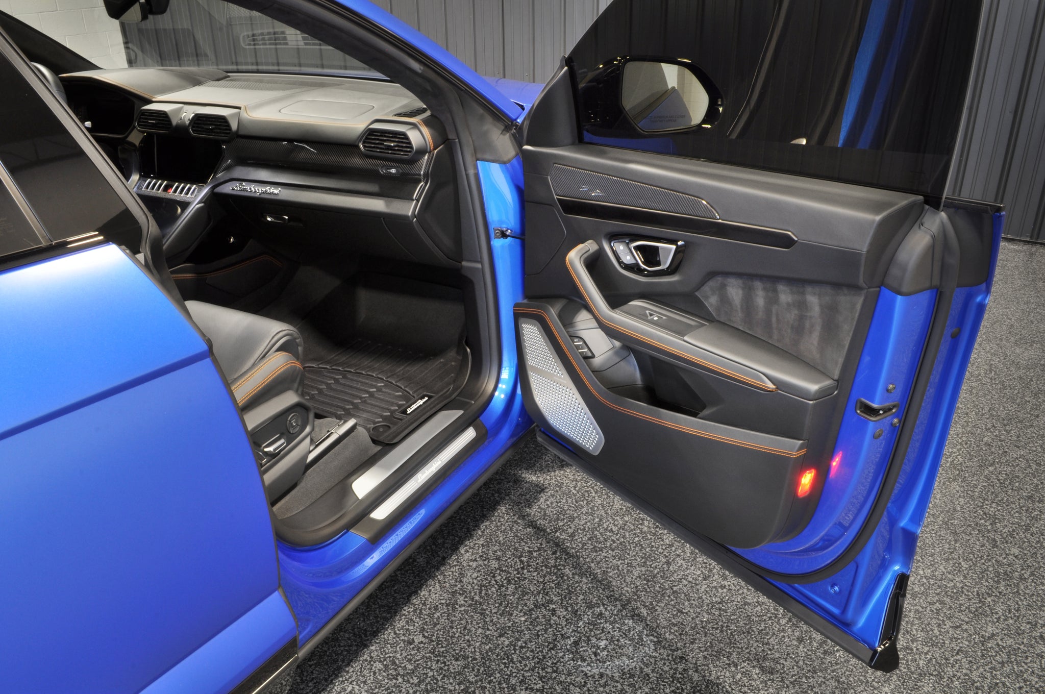 2021 Lamborghini Urus Blu Eleos Metallic – EK2 Exotics